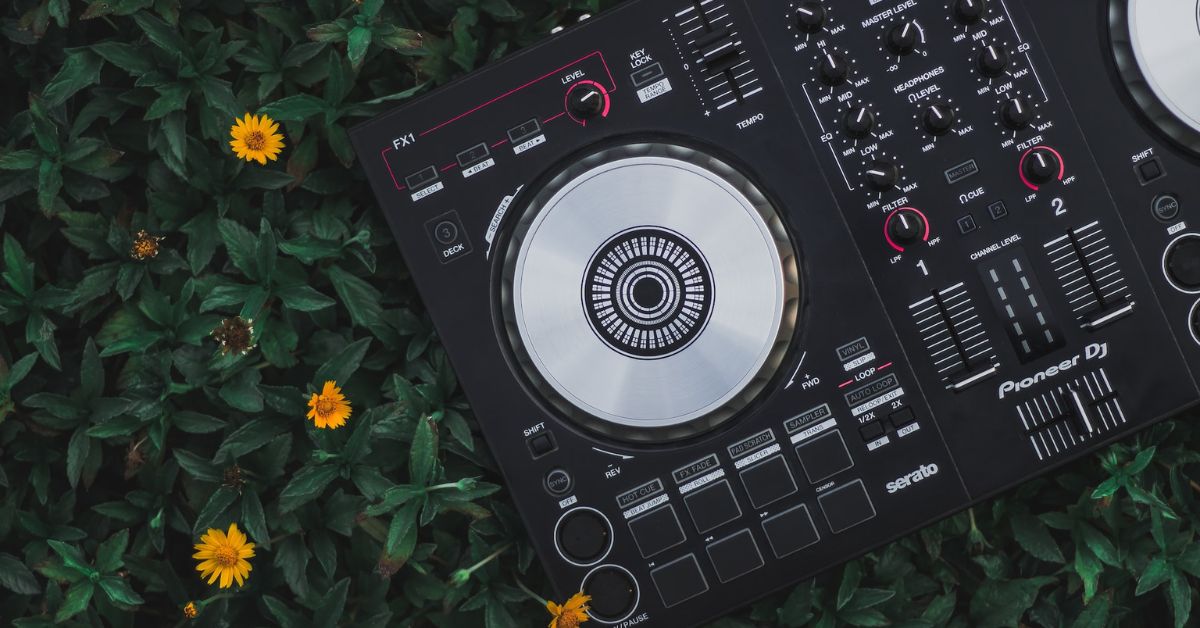 Serato DJ Proが使えるDJコントローラーのおすすめ5選 | Discpick