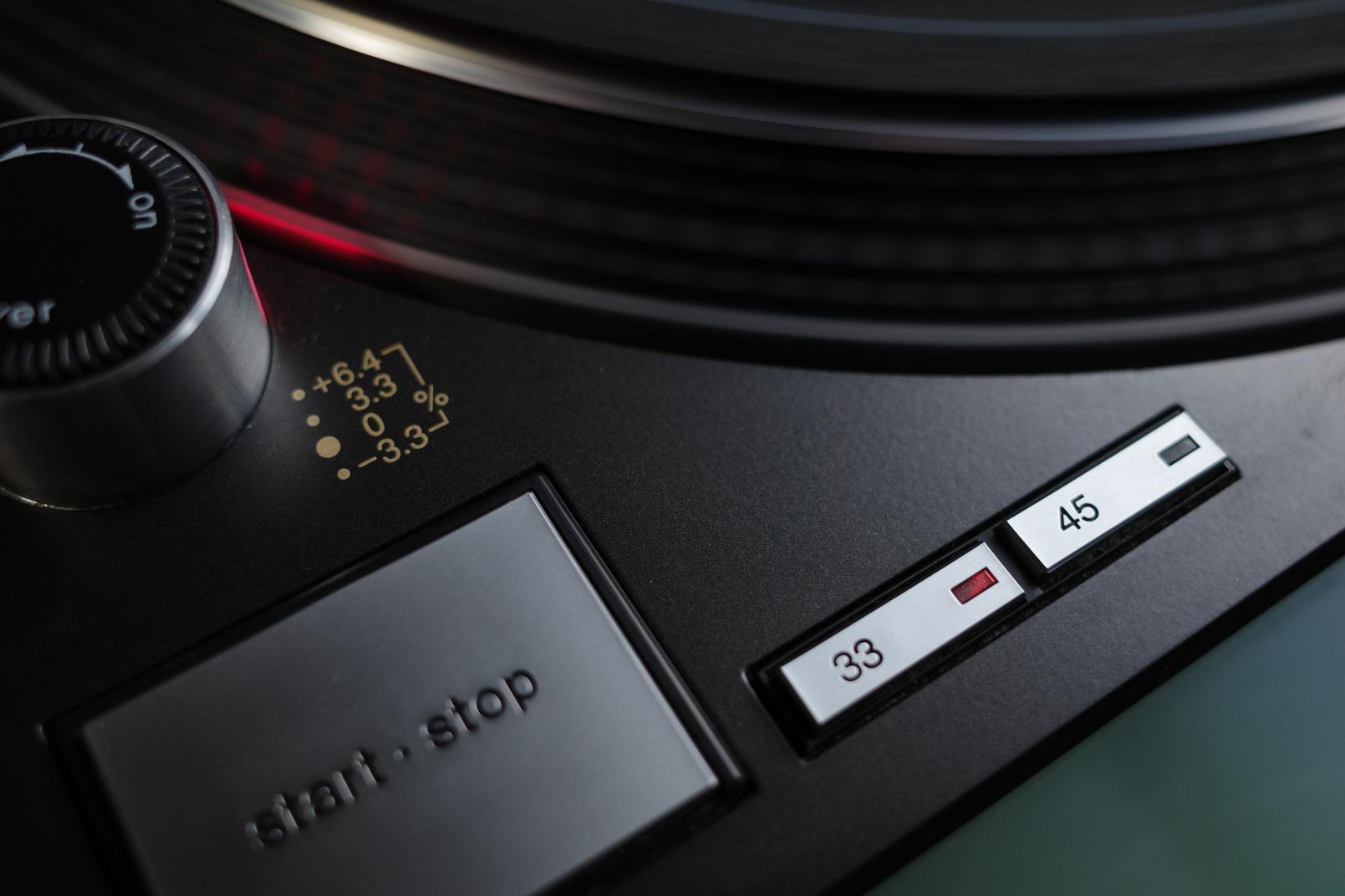 レコードの回転数はなぜ違う？33回転と45回転の違いとは | Discpick